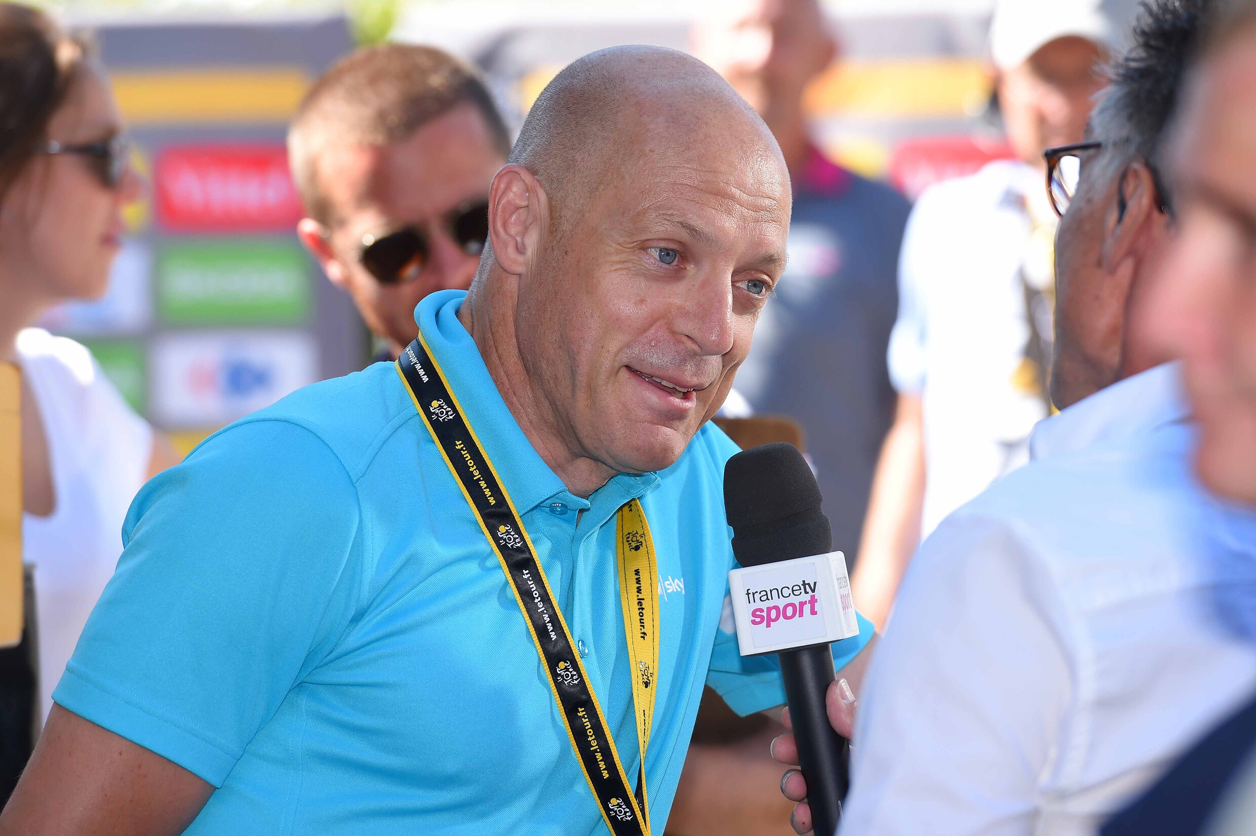 Sky-baas Brailsford onthult: "Mysterieus pakje voor Wiggins was ...
