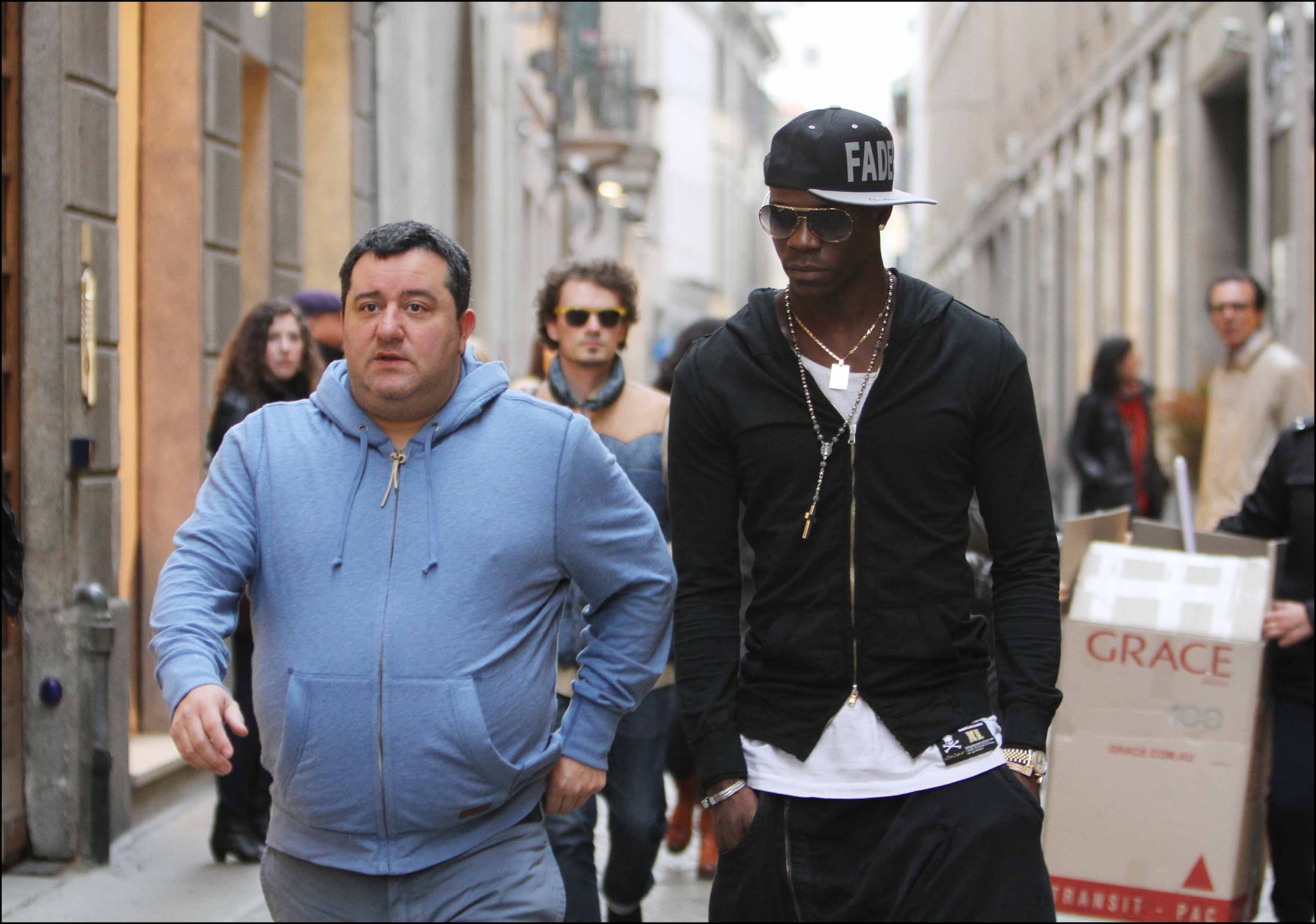 Spelersmakelaar Mino Raiola meldt zelf dat hij nog in leven is, na ...