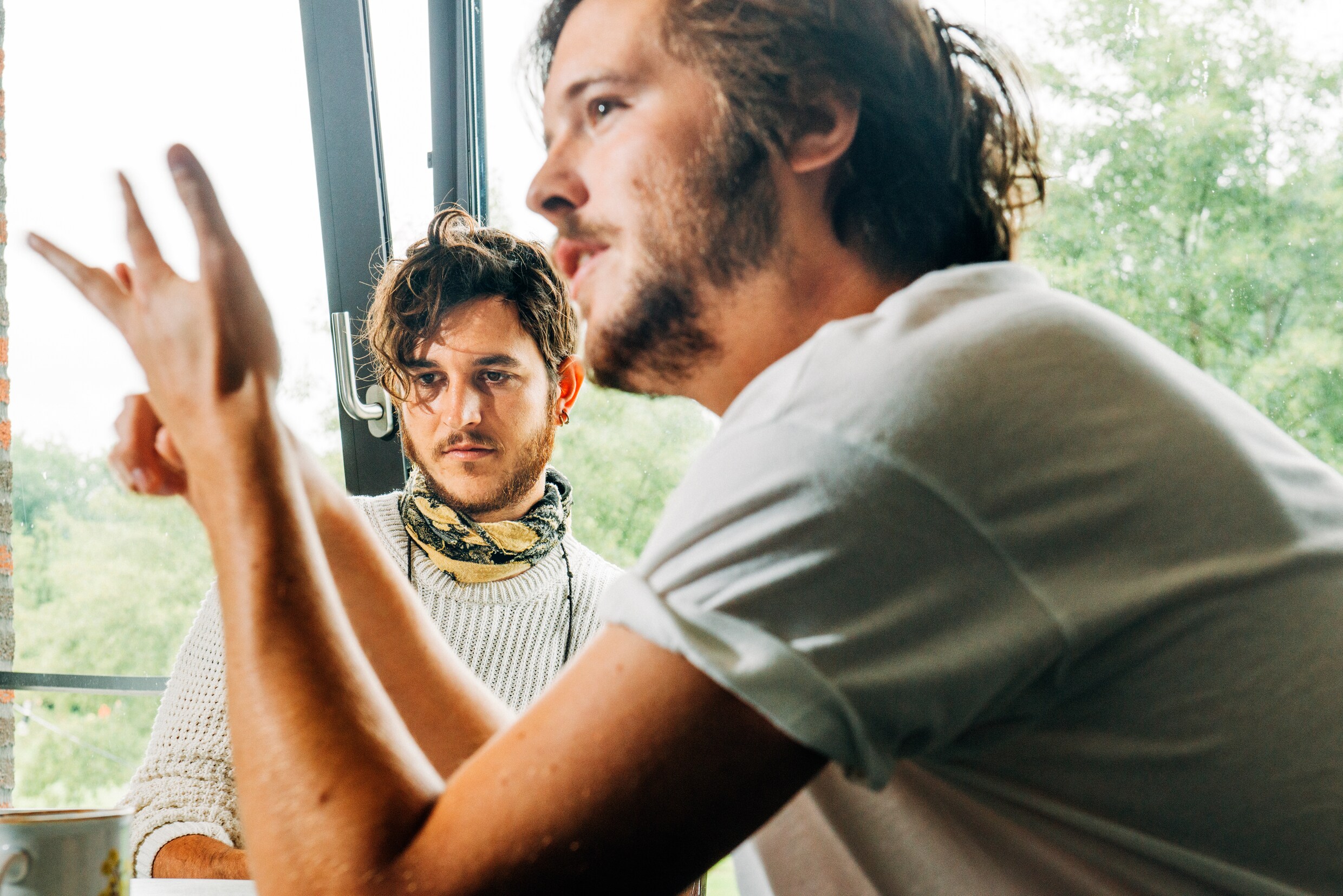 Bazart en Oscar and the Wolf: "Dat we muziek voor meisjes maken, is een ...