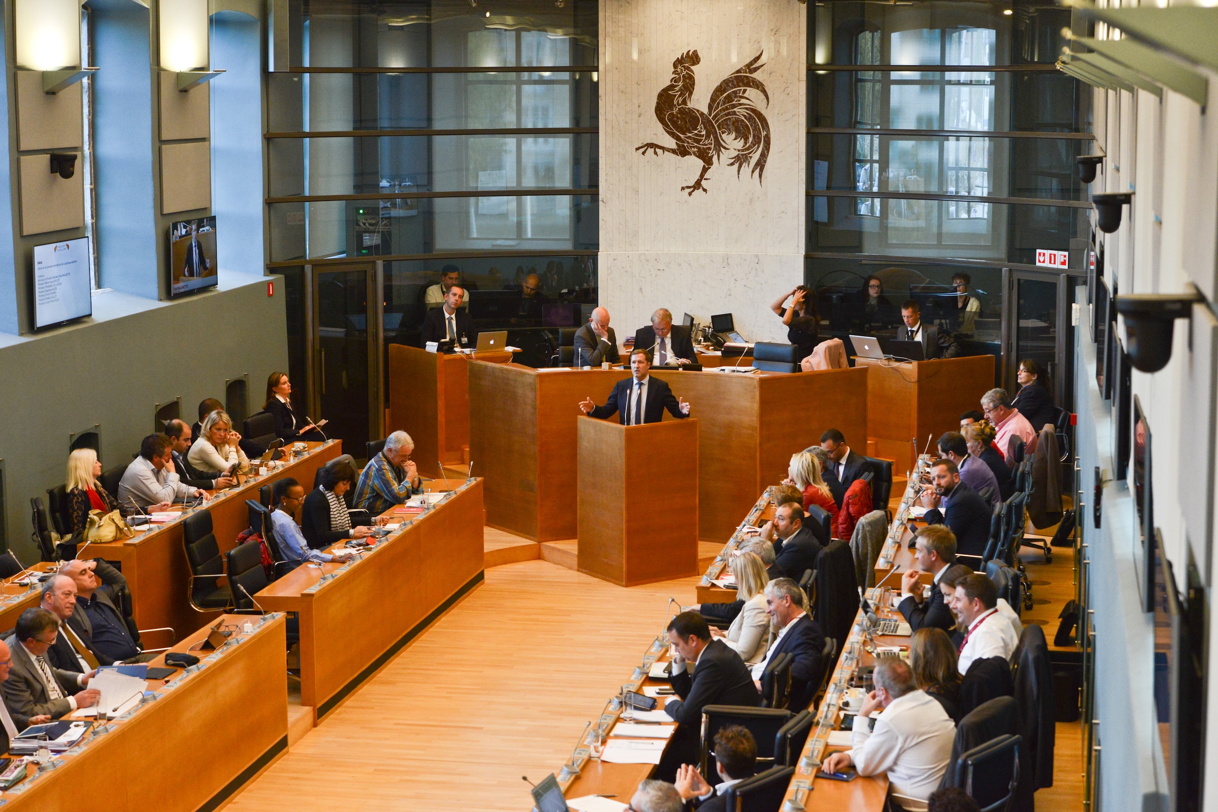 Eindelijk eens parlement dat bij de vraag van de EU om te springen niet ...