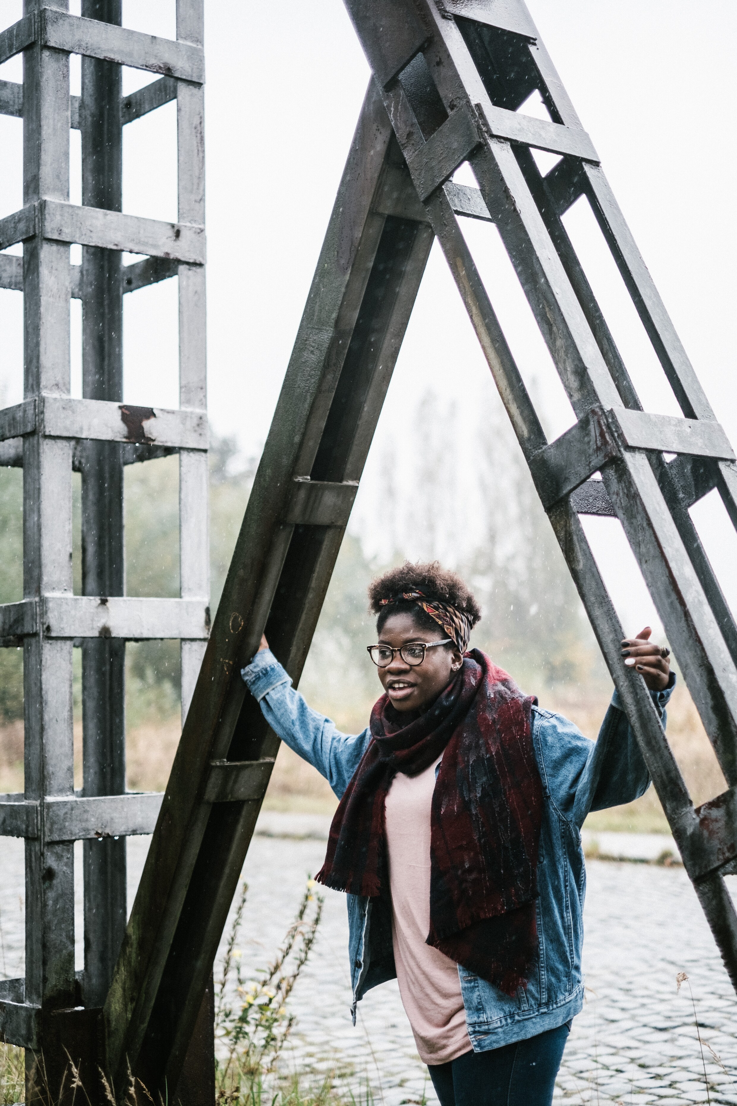 Coely Mbueno: "Komaan dames, wees blij met wie je bent" | De Morgen