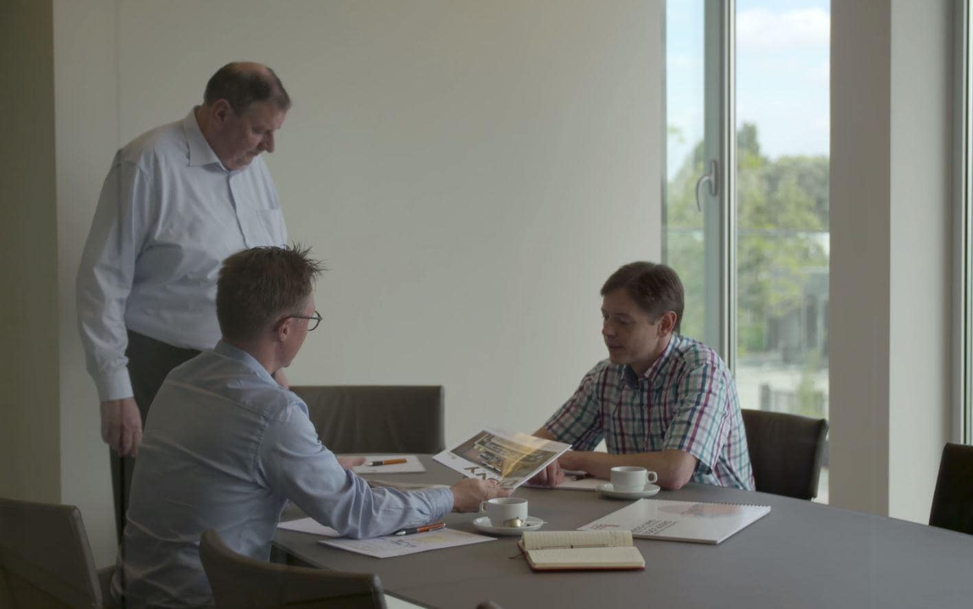 "Wij zijn Mario en Christ Muylle en wij maken keukens alsof ze voor ...