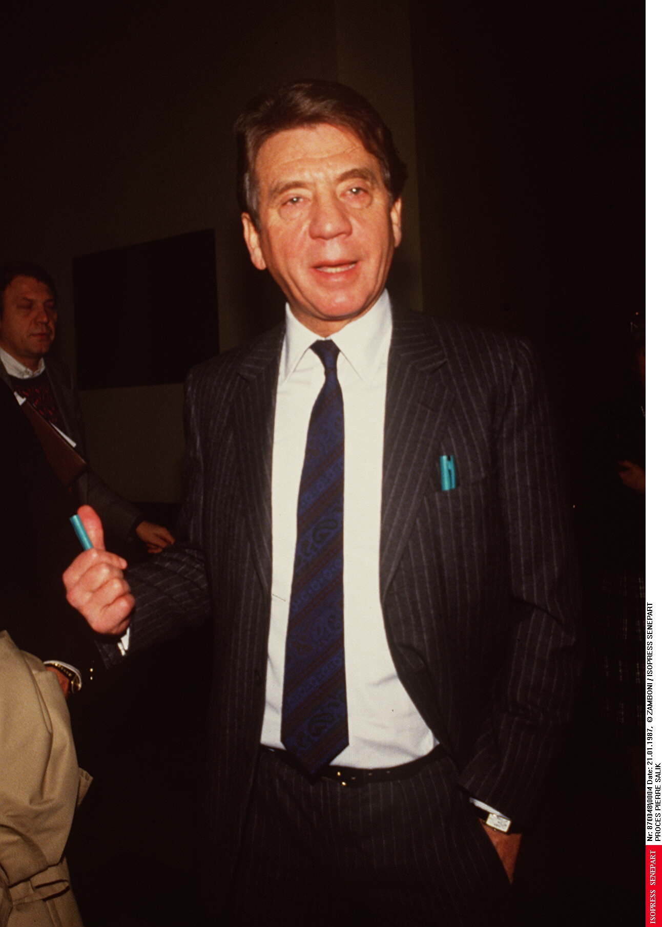 Jeansbaron kocht agent jarenlang om voor fictieve bewonerskaart in ...