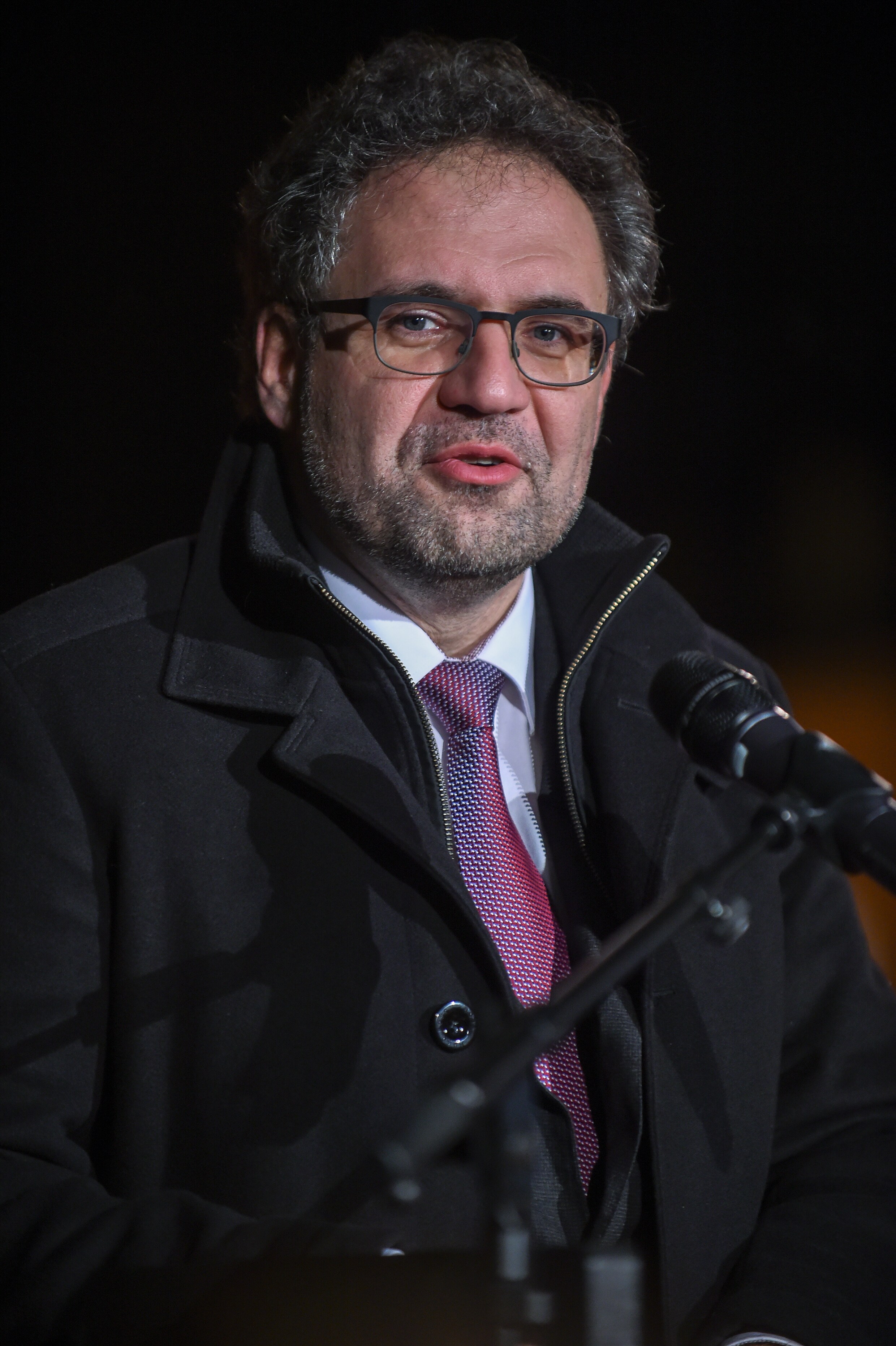 Antwerpse mandatenkampioen Kennis nu ook geviseerd | De Morgen