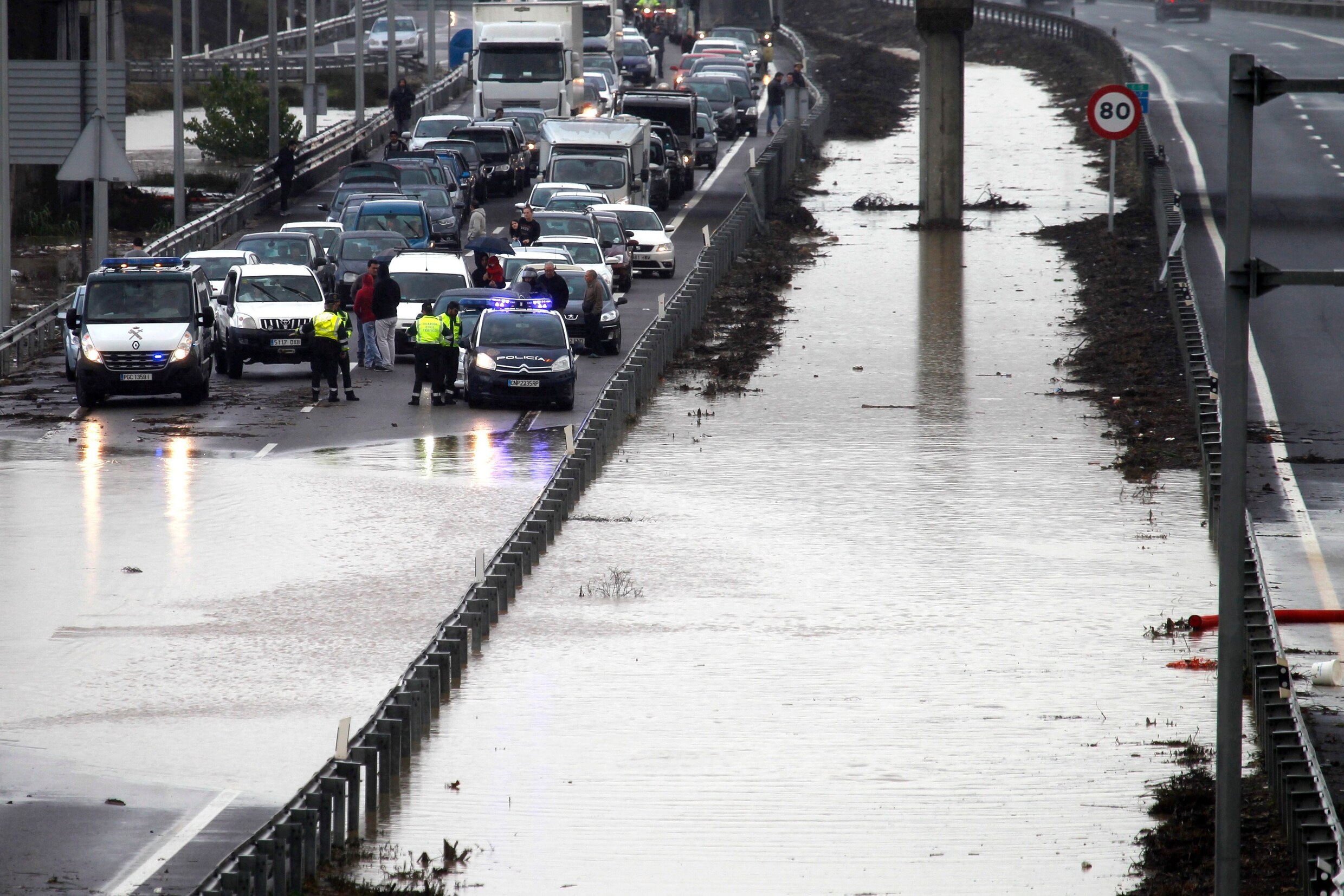 Rood alarm wegens overstromingen in Spanje | De Morgen