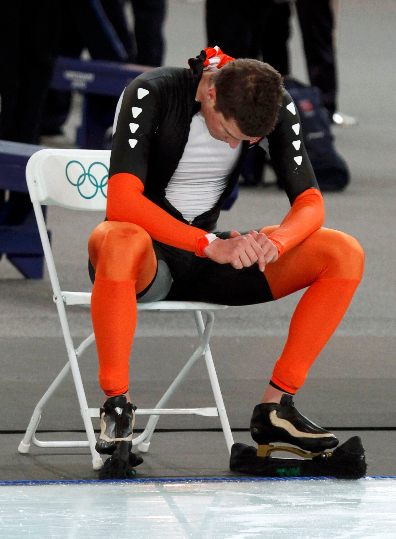 Sven Kramer verliest goud op 10km na blunder coach | De Morgen