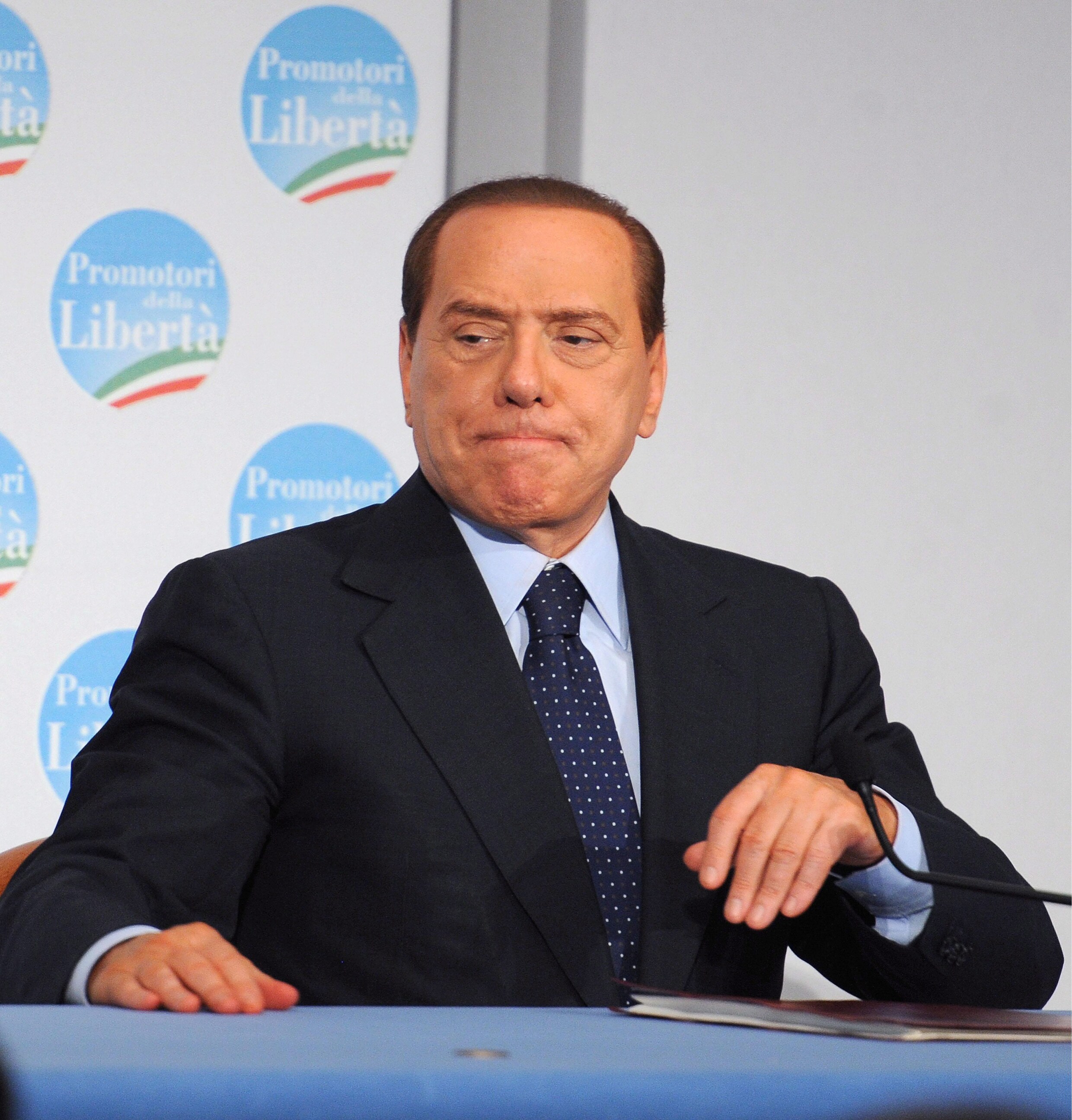 Populariteit regering Berlusconi in vrije val | De Morgen