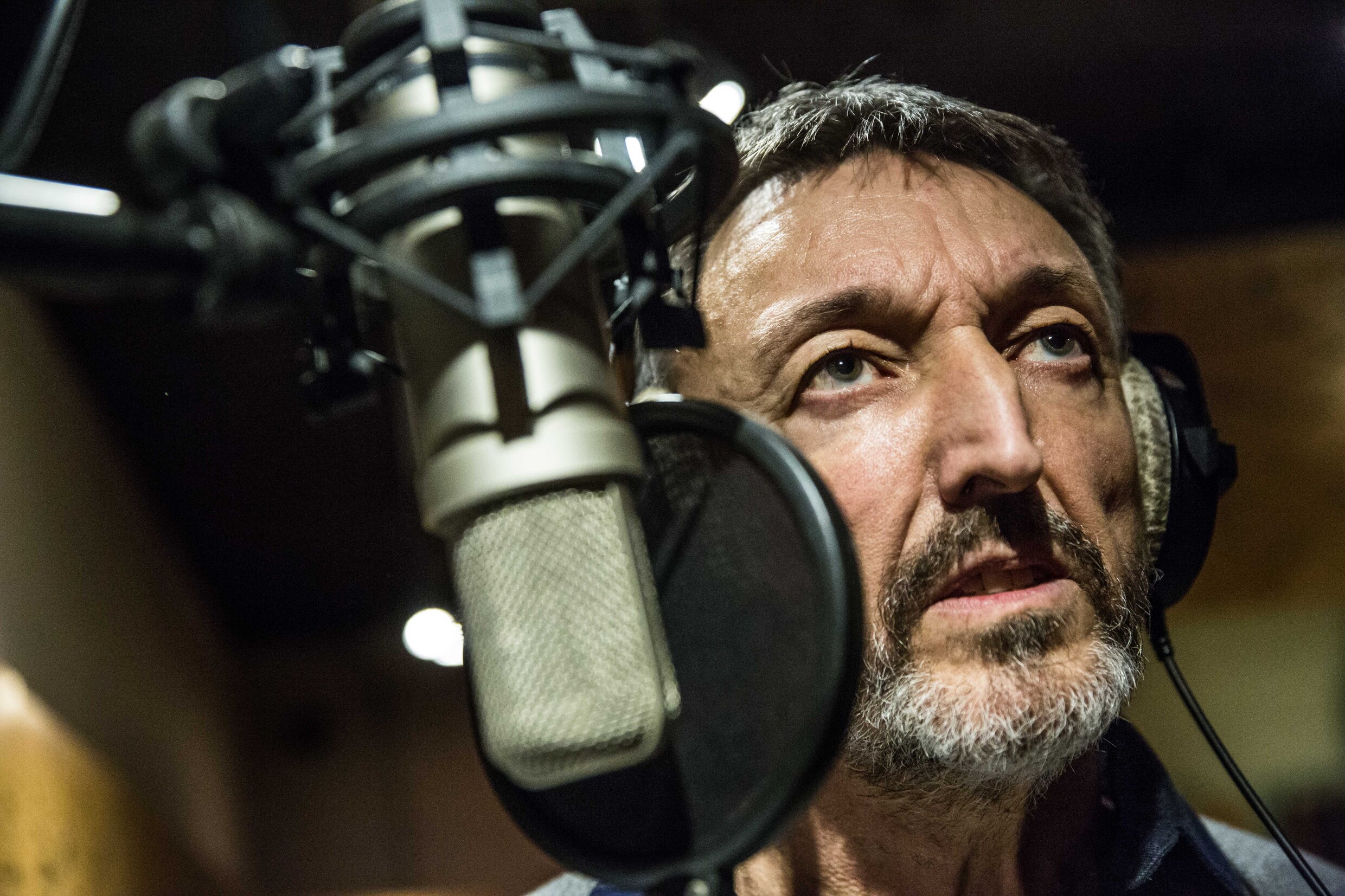 Drummer verliest vrouw op 22 maart en herdenkt haar met een lied | De ...