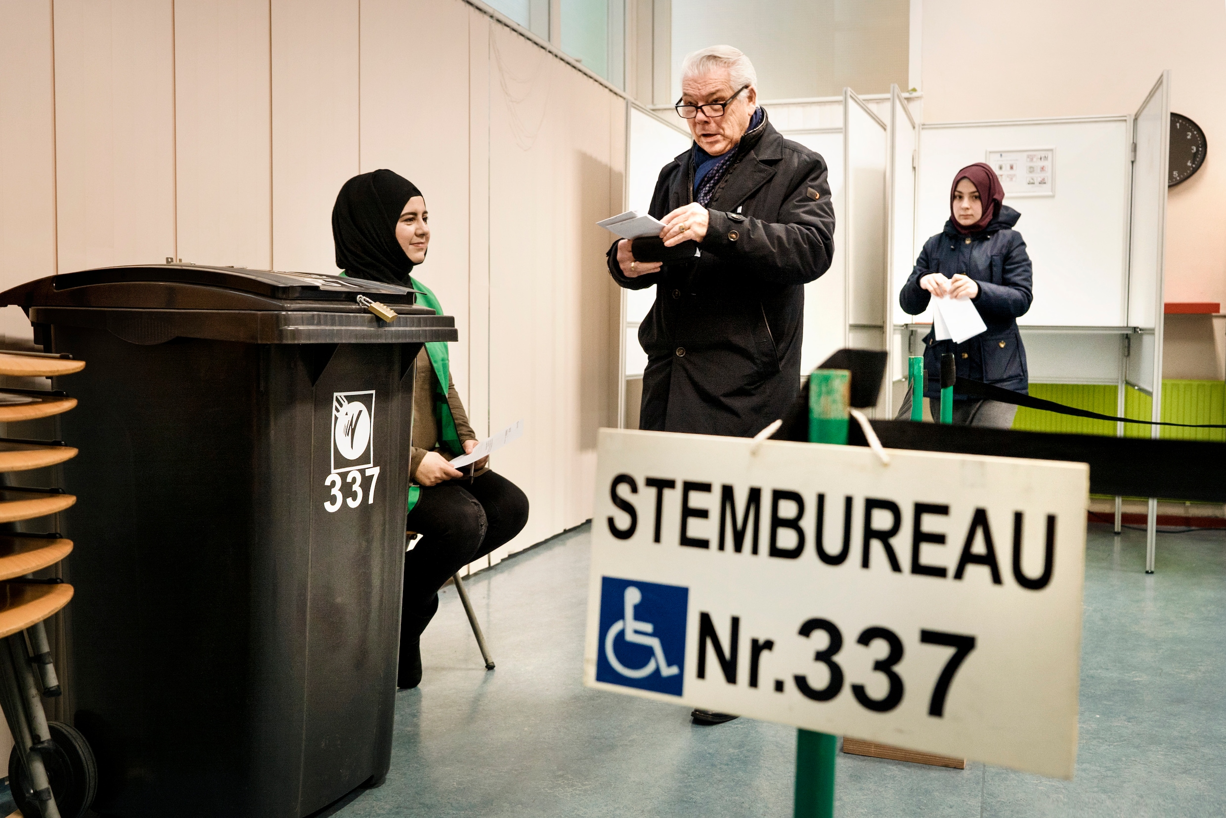 Straks verkiezingen, maar hoe werkt dat juist, stemmen? En hoe geef je ...