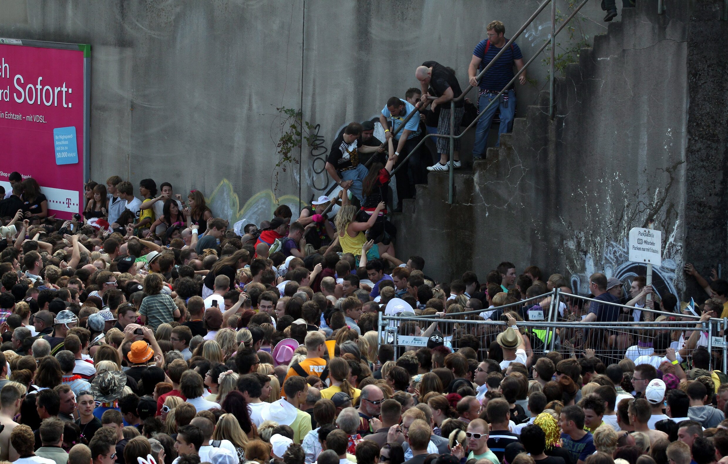 "Love Parade mocht maar 250.000 mensen toelaten" | De Morgen